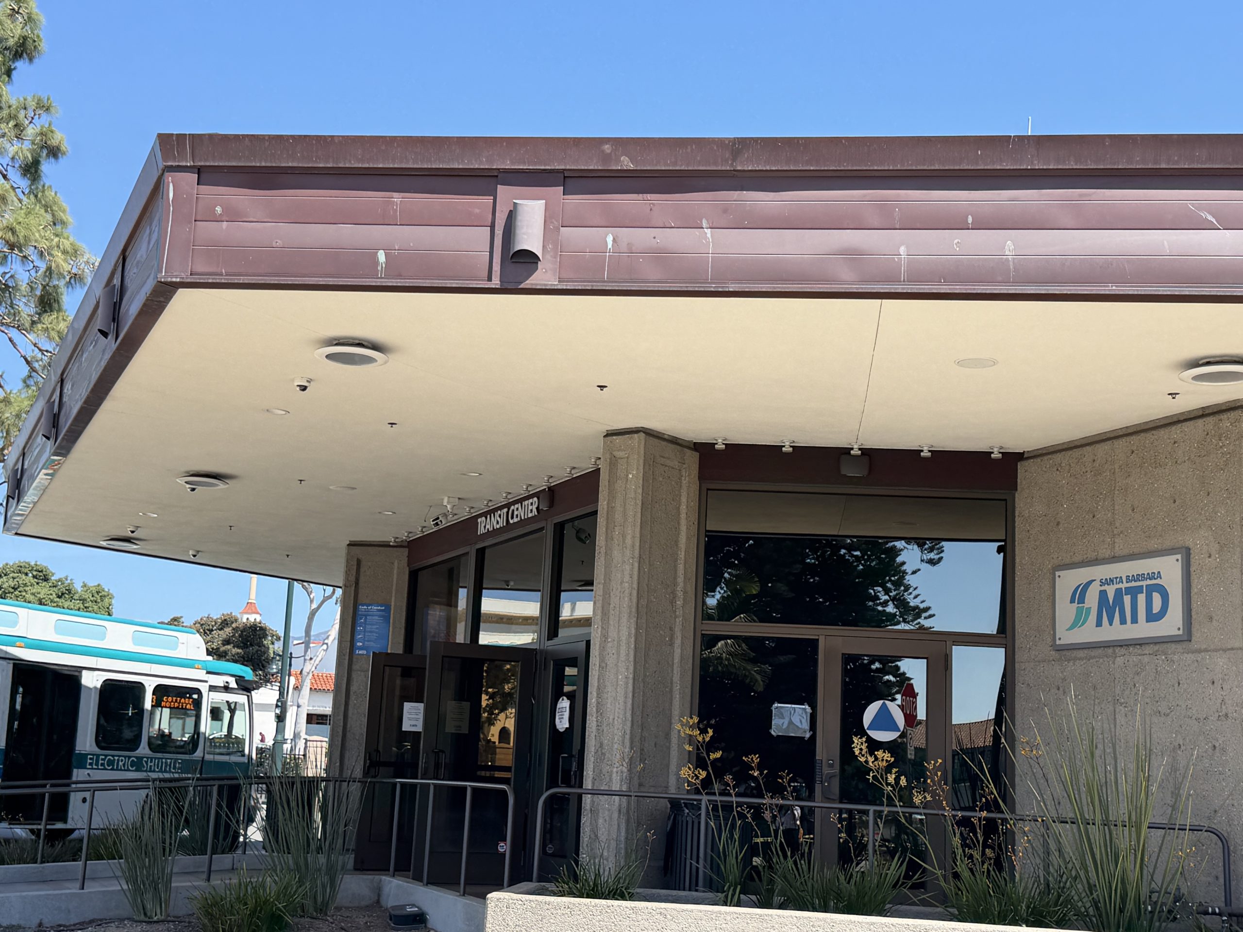 Facing a budget shortfall, Santa Barbara MTD reduces bus line services ...